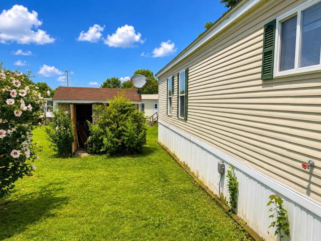 562 shadybrook circle w