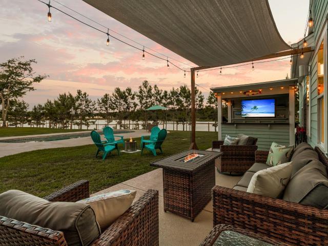 562 Pontoon Road
