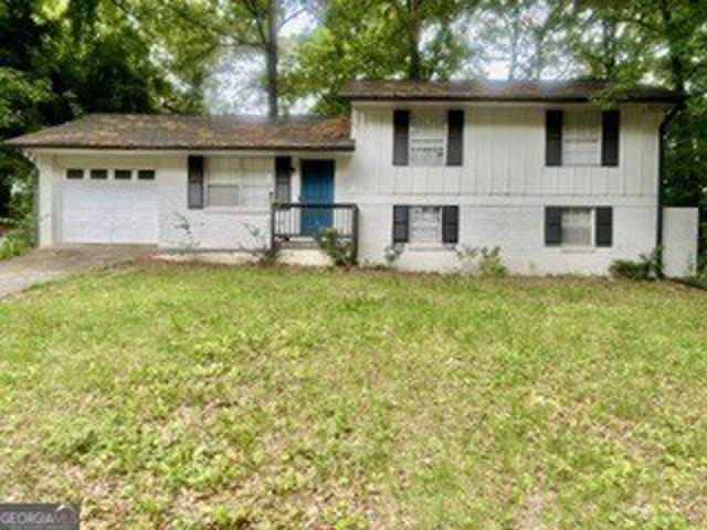 562 Roxbury Dr, Riverdale, GA 30274