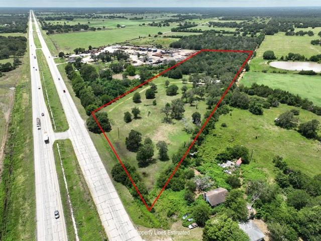 562 W Highway 290 W, Carmine, TX 78932