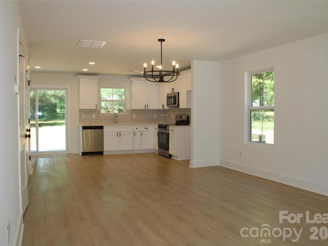 562 W Park Ave, Unit B, Mooresville, NC 28115 | MLS #4372