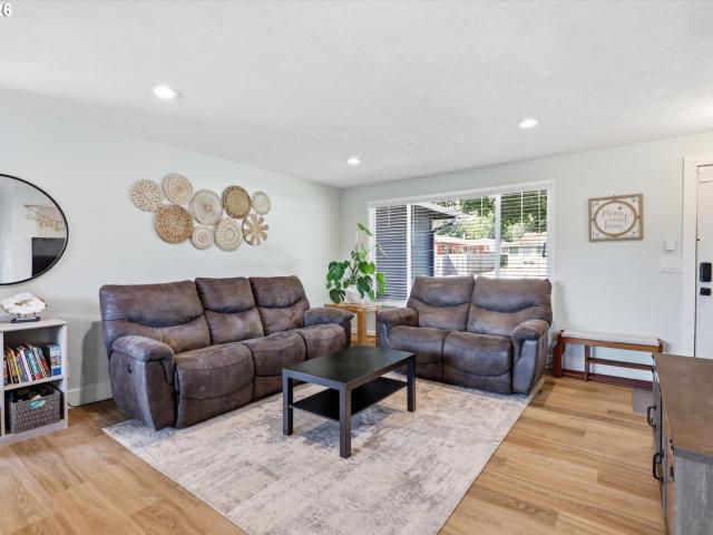 5634 modesto ct