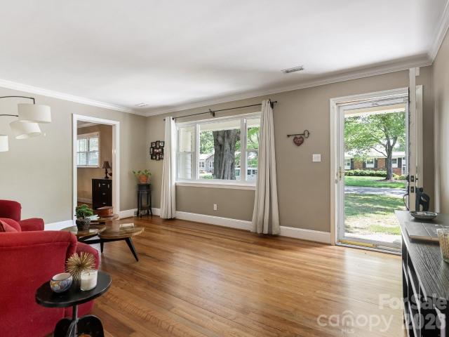 5634 Wedgewood Drive