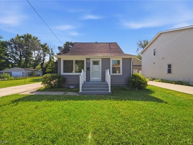 5635 Park St, Mentor On The Lake, OH 44060
