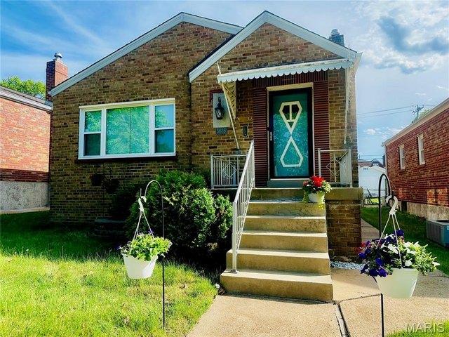 5636 Marquette Ave, Saint Louis, MO 63139