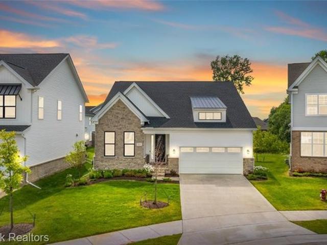5636 Suffolk Ct, West Bloomfield Township, MI 48322