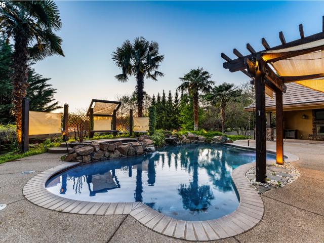 5637 saddle ridge dr