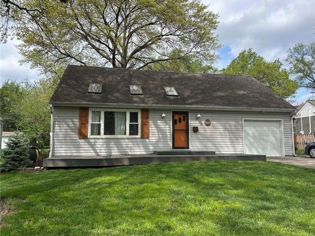 5638 Maple St, Mission, KS 66202