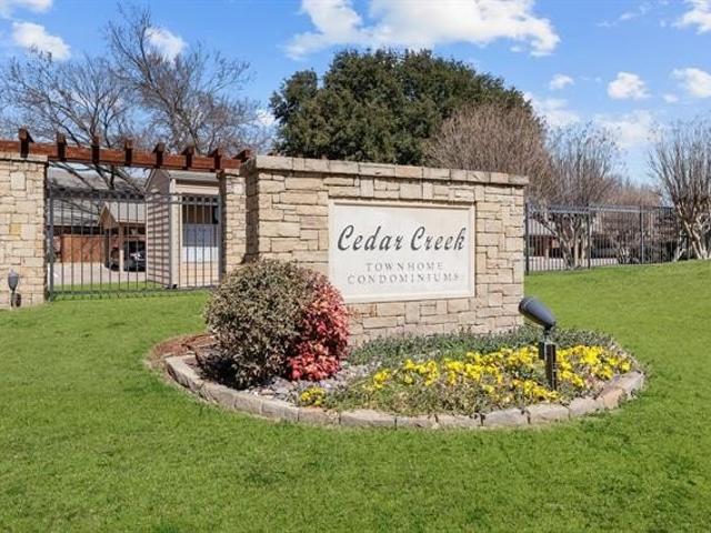 5638 Cedar Creek Dr, Benbrook, TX 76109