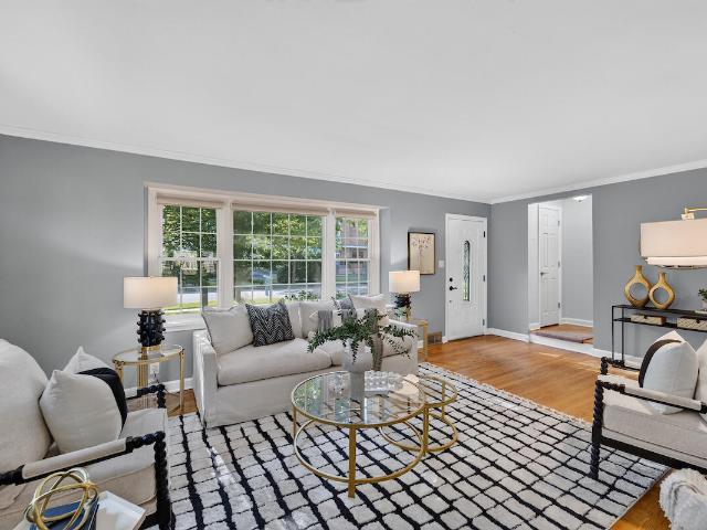 5639 N Bay Ridge Ave