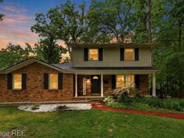 5639 Cross Village Rd, Grand Blanc, MI 48439
