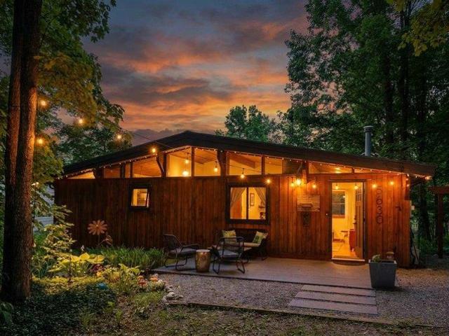 5630 Elm Ln, Harbor Springs, MI 49740