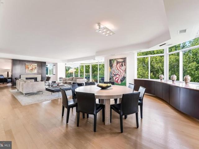 5630 Wisconsin Ave Apt 805, Chevy Chase, MD 20815