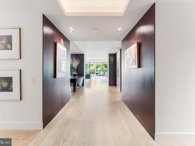 5630 Wisconsin Avenue # 805