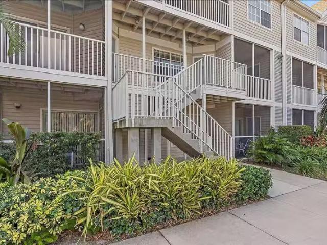56312086 850 S Tamiami Trl #725