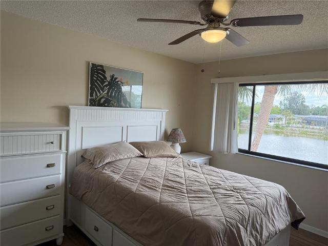5631 Ashton Lake Dr, Unit 7, Sarasota, FL 34231 | MLS #A4679