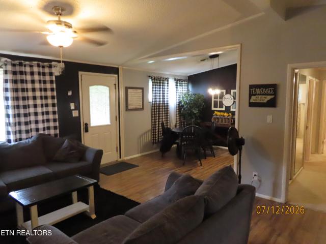 5632 Kentwood Rd