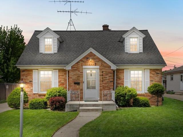 5632 Pershing Blvd, Kenosha, WI 53144