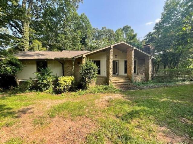 5632 Williamsburg Dr, Norcross, GA 30093