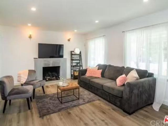 5633 Natick Ave Houses in Los Angeles, CA