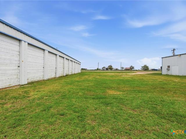 5633 Hwy 238