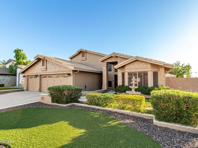 5633 W Saguaro Dr, Glendale, AZ 85304