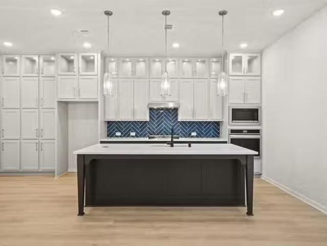 563 Cypress Valley Avenue, Montgomery, TX 77316