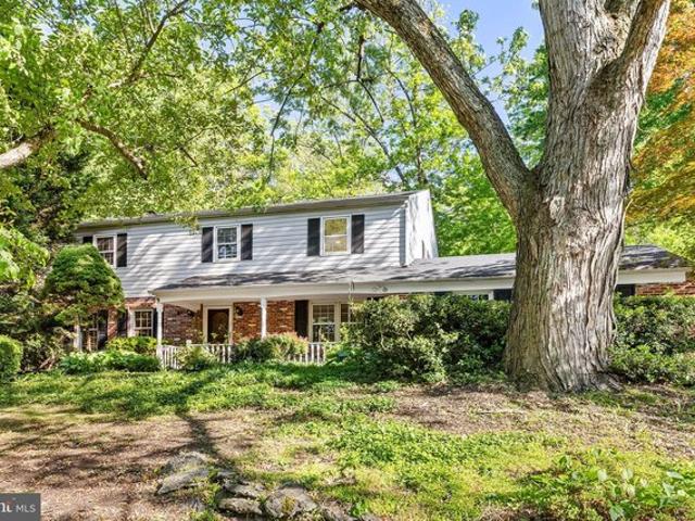 563 Applewood Dr, Fort Washington, PA 19034