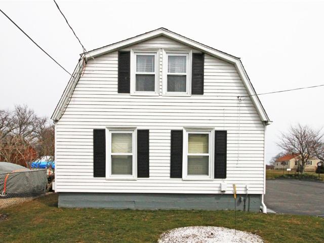 563 Aquidneck Avenue
