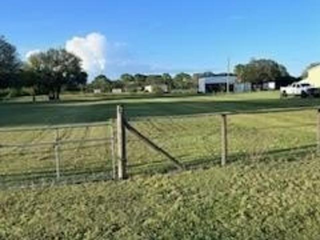 563 Bald Cypress Ave, Clewiston, FL 33440