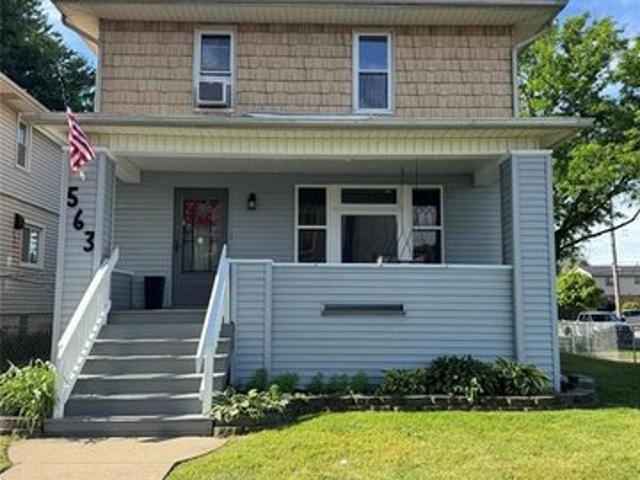 563 Eureka Rd, Wyandotte, MI 48192