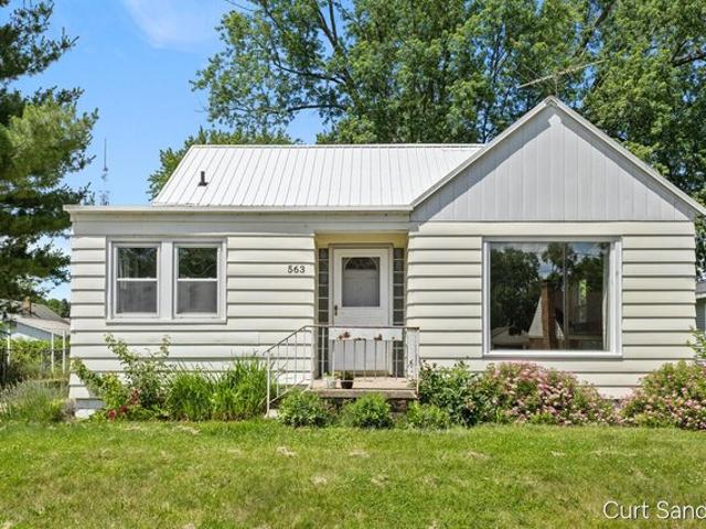 563 Ferris St NW, Grand Rapids, MI 49544
