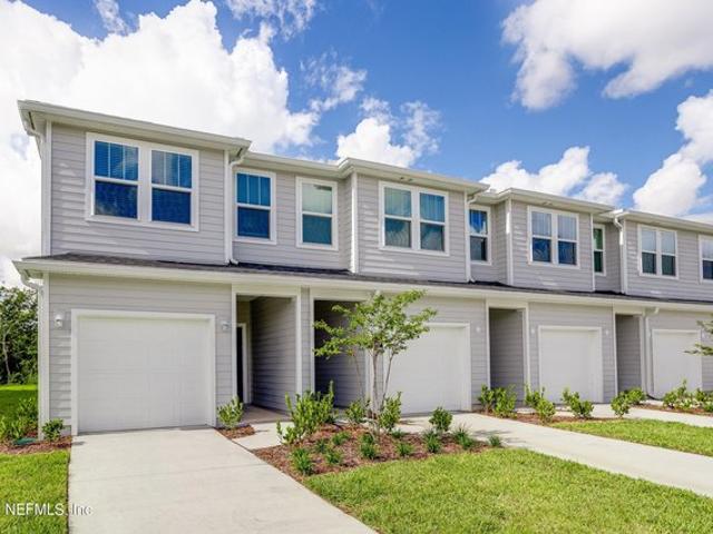 563 Holly Lakes Dr, Orange Park, FL 32073