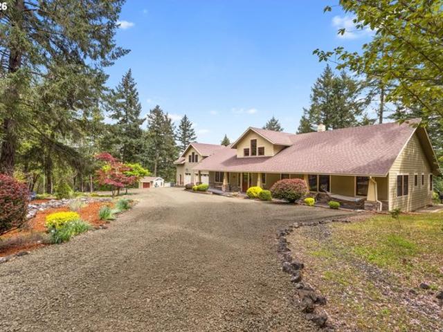 563 Lillian Ln, Roseburg, OR 97471
