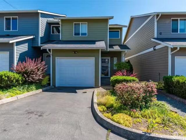 563 NE Kettle Street UNIT B3, Oak Harbor, WA 98277 MLS# 2260884