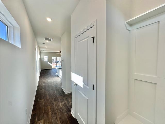 563 Seaborn Circle