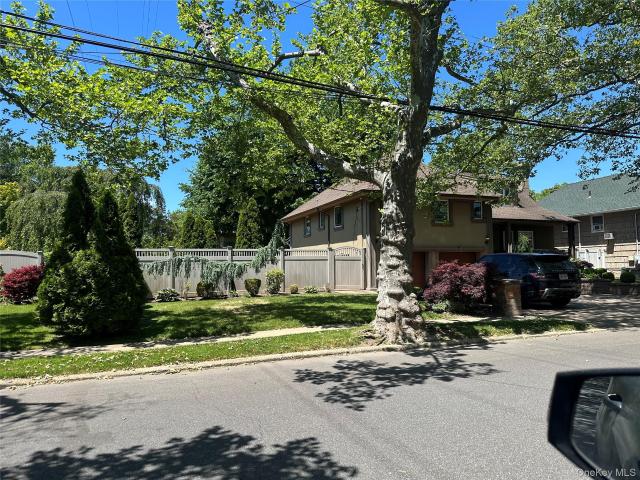 563 Sunset Drive