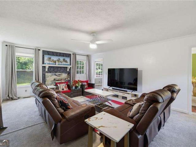 563 Presidential Drive