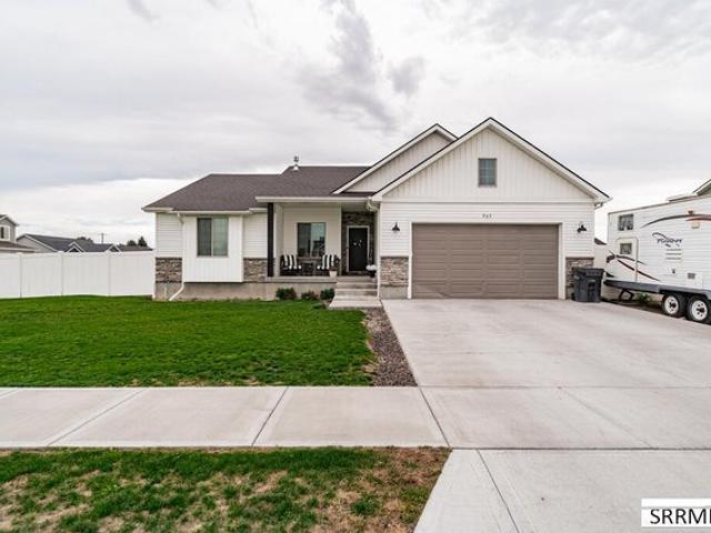 563 W Waylend St, Idaho Falls, ID 83402