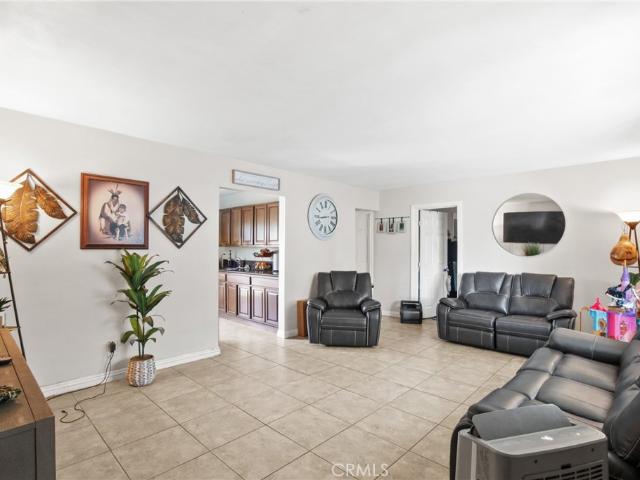 563 W Main