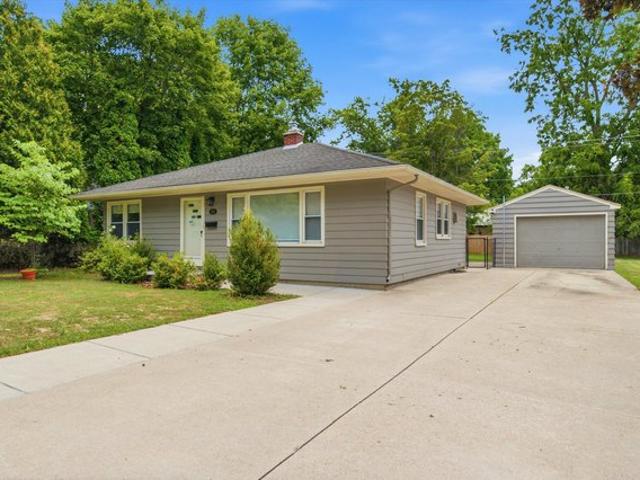 563 W Middle St, Chelsea, MI 48118