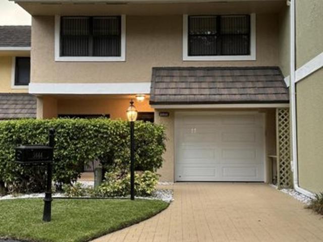 5644 Santiago Cir, Boca Raton, FL 33433