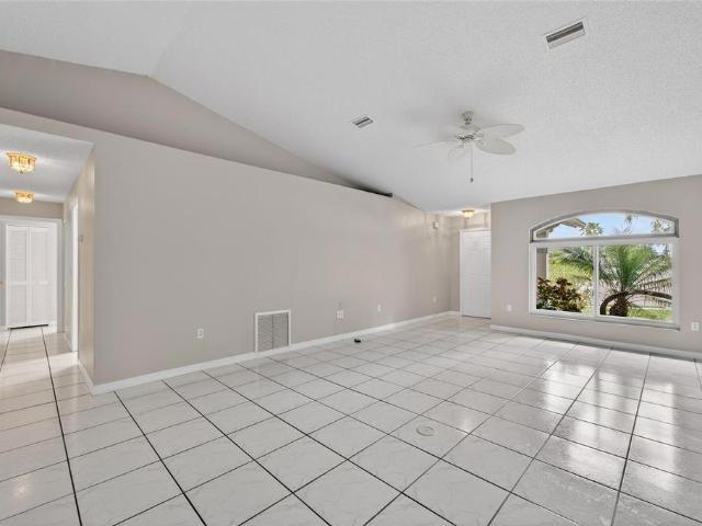 5644 29th St Cir E, Bradenton, FL 34203 | MLS #TB8486 | Compass