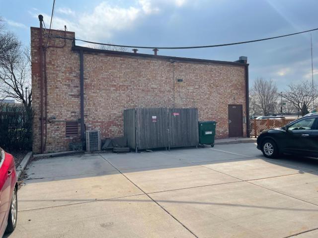 5645 N Green Bay Ave