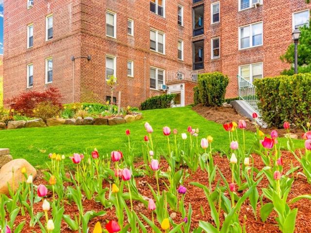 5645 netherland avenue 6a