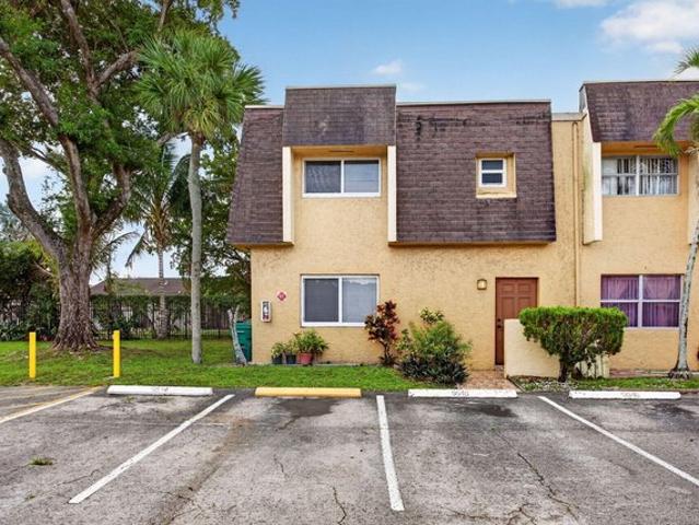 5646 Blueberry Ct Unit 23, Lauderhill, FL 33313