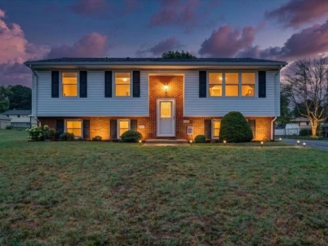 5647 Capito St, Roanoke, VA 24019