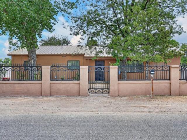 5648 Greer Loop SW, Albuquerque, NM 87105