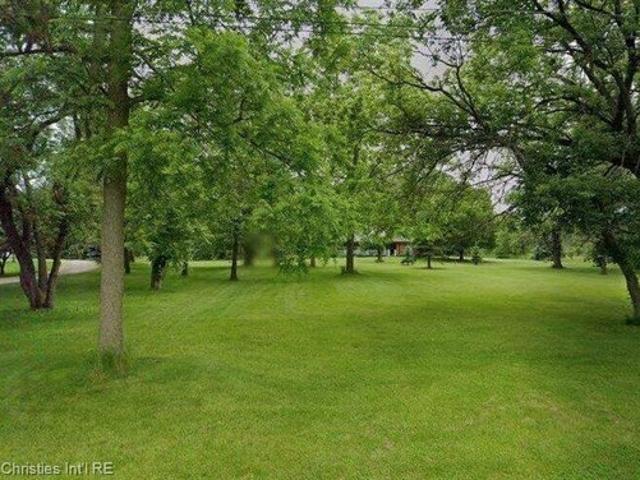 56499 Fairchild Rd, Macomb Township, MI 48042