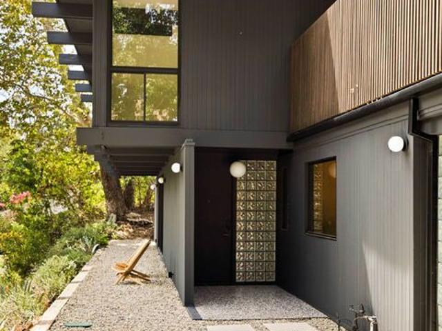 5649 Valley Oak Drive